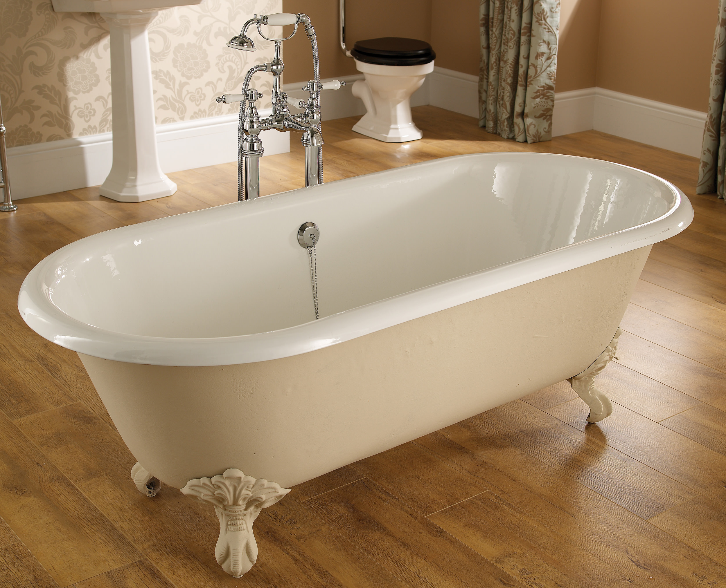 Heritage Oban 205 Liters Double Ended 1760 X 790mm Roll Top Bath With Feet Heritage Oban 205 Liters Double Ended 1760 X 790mm Roll Top Bath With Feet